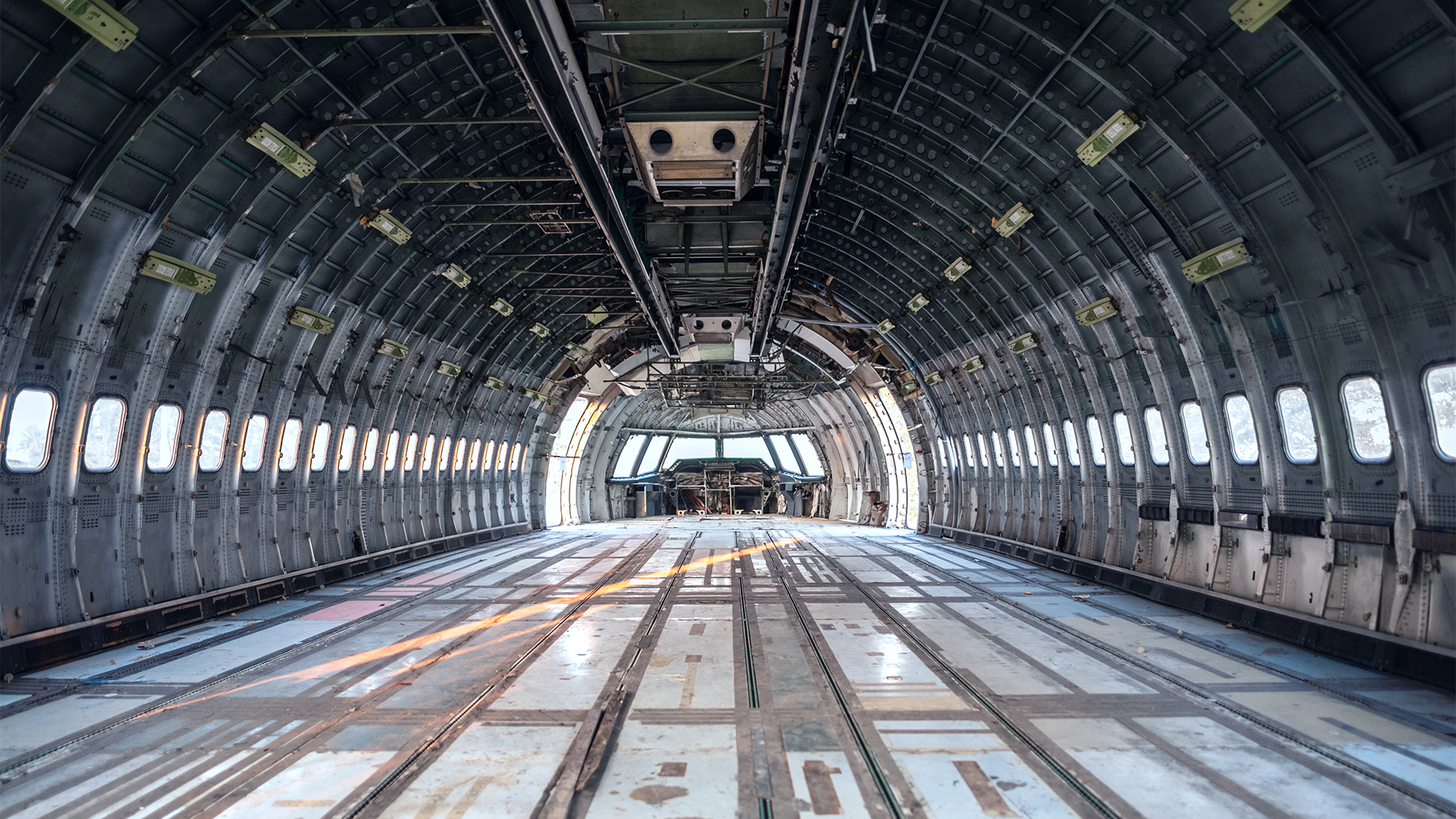 Misurare le strutture degli aeromobili | Industrial Metrology precisa e ...